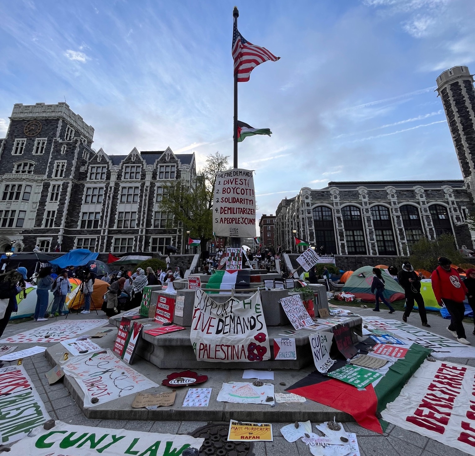 Why Student Journalists Are Leading Campus Protests Coverage